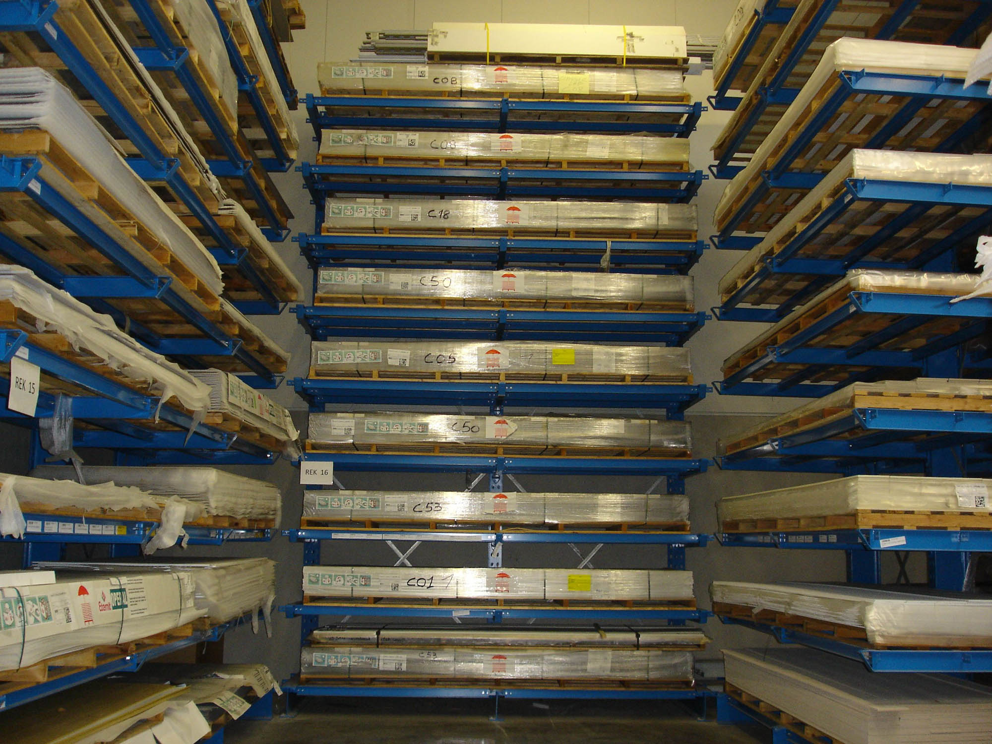 Racking systems for the aluminium industry | Cantilever racking | OHRA GmbH