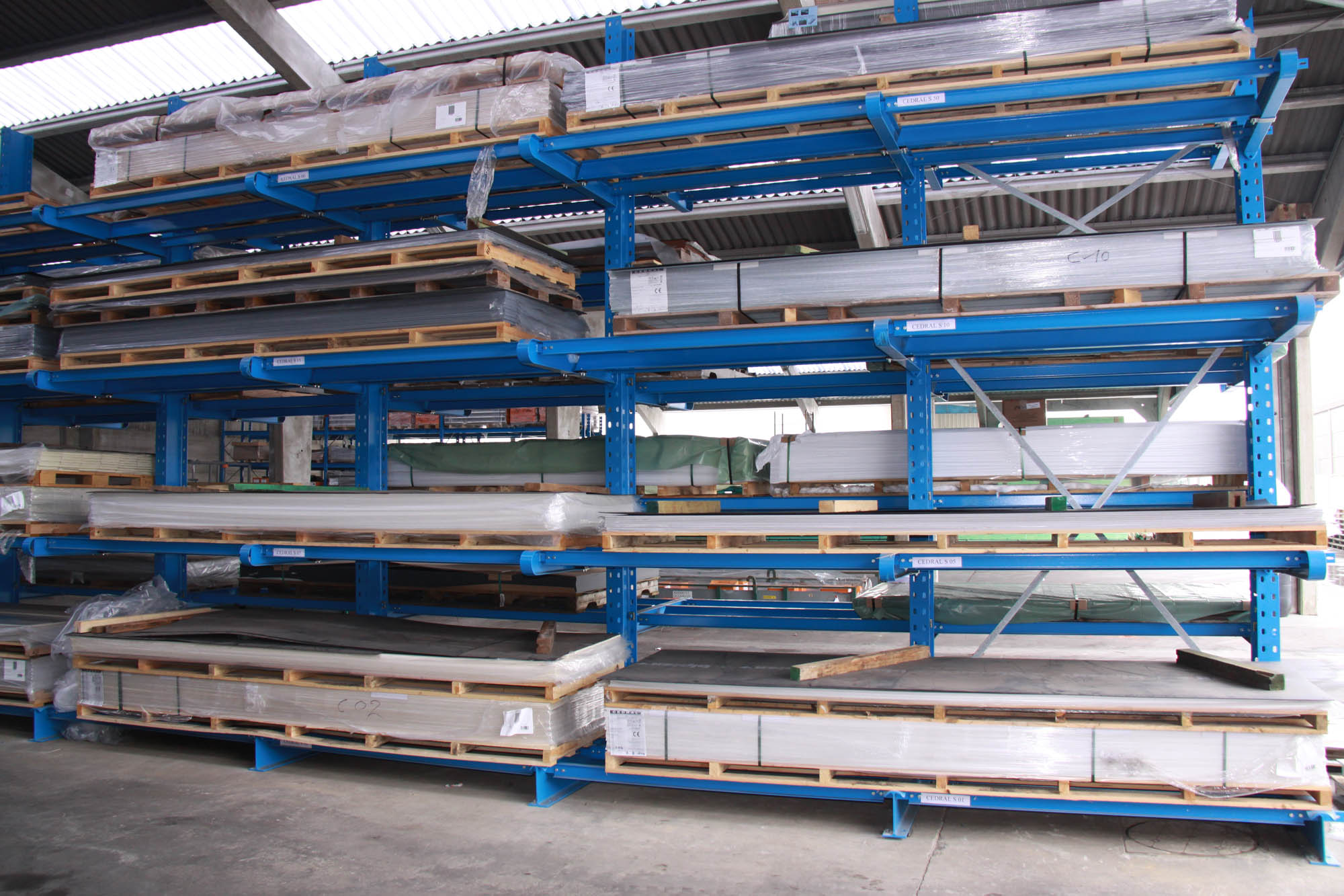 Racking systems for the aluminium industry | Cantilever racking | OHRA GmbH