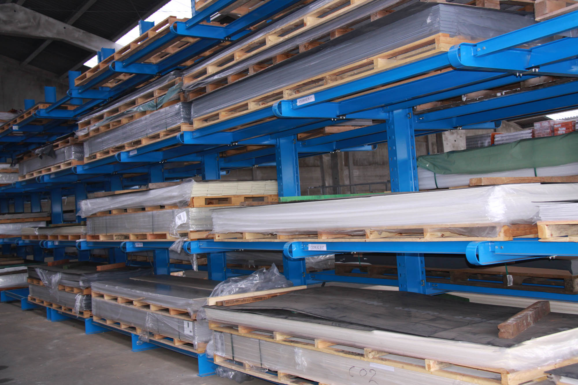 Cantilever racking | Racking systems | OHRA
